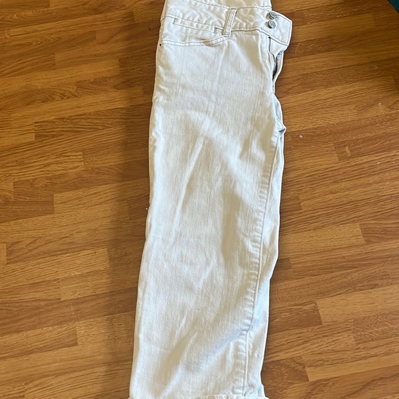 GAP | Jeans | White Curvy Flare Capris 628 | Poshmark
